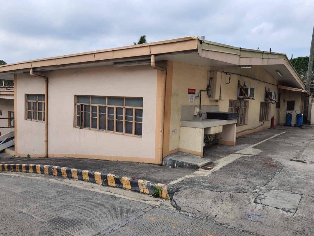 1.1 hectares of industrial lot with building along SLEX near MCLEX ...