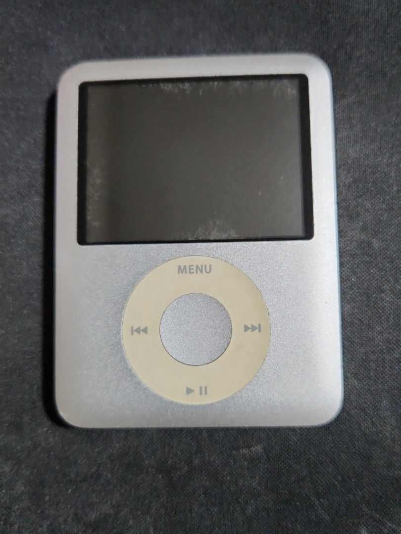 Apple Ipod 4GB, Audio, Portable Music Players on Carousell