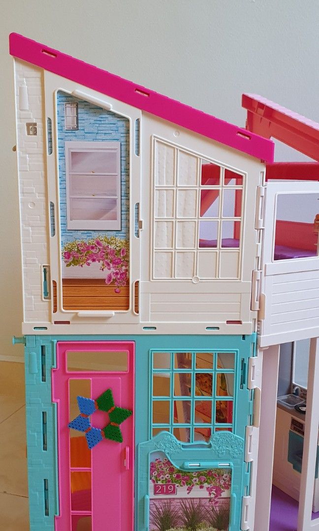 Barbie Malibu House, Hobbies & Toys, Toys & Games on Carousell