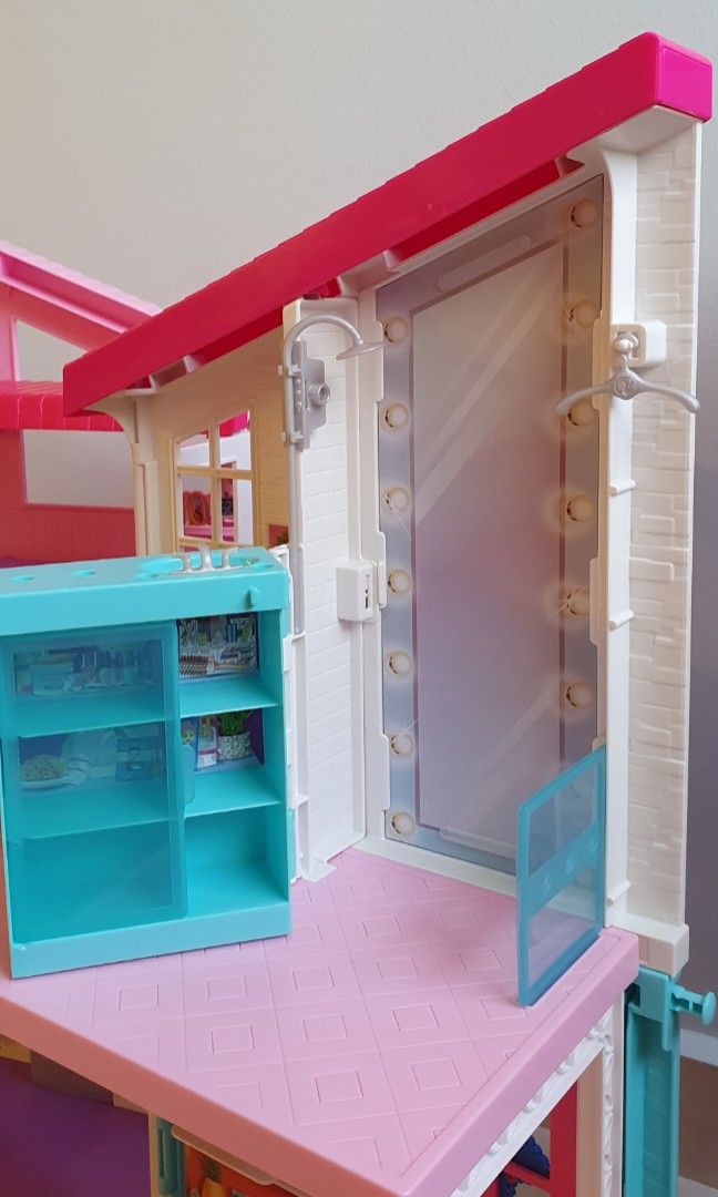 Barbie Malibu House, Hobbies & Toys, Toys & Games on Carousell