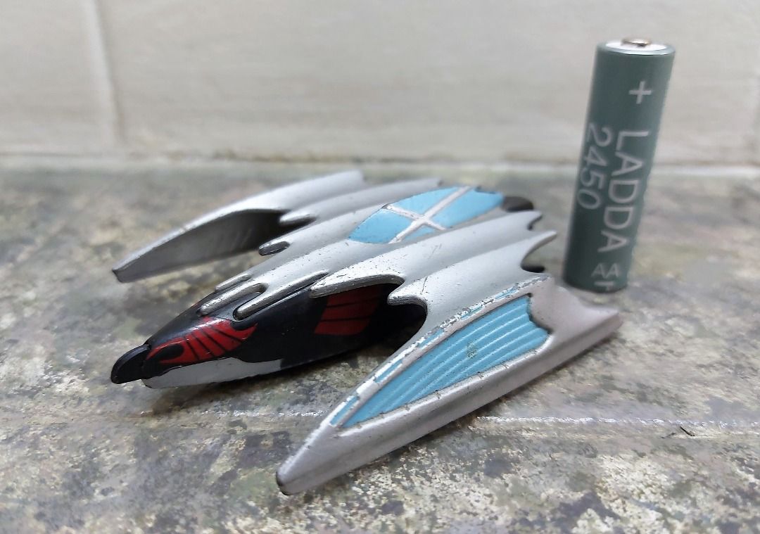 BATPLANE - 1997 Hasbro DC Comics BATMAN 1:64 Diecast Series, Hobbies ...