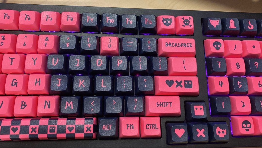 Black and Pink XDA profile keycaps, Computers & Tech, Parts ...