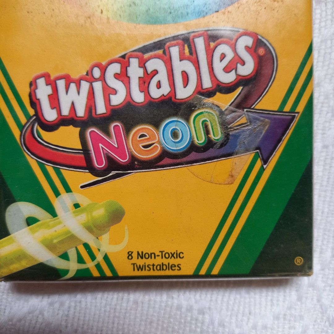 CRAYOLA 8 Twistables Neon, Hobbies & Toys, Stationary & Craft ...