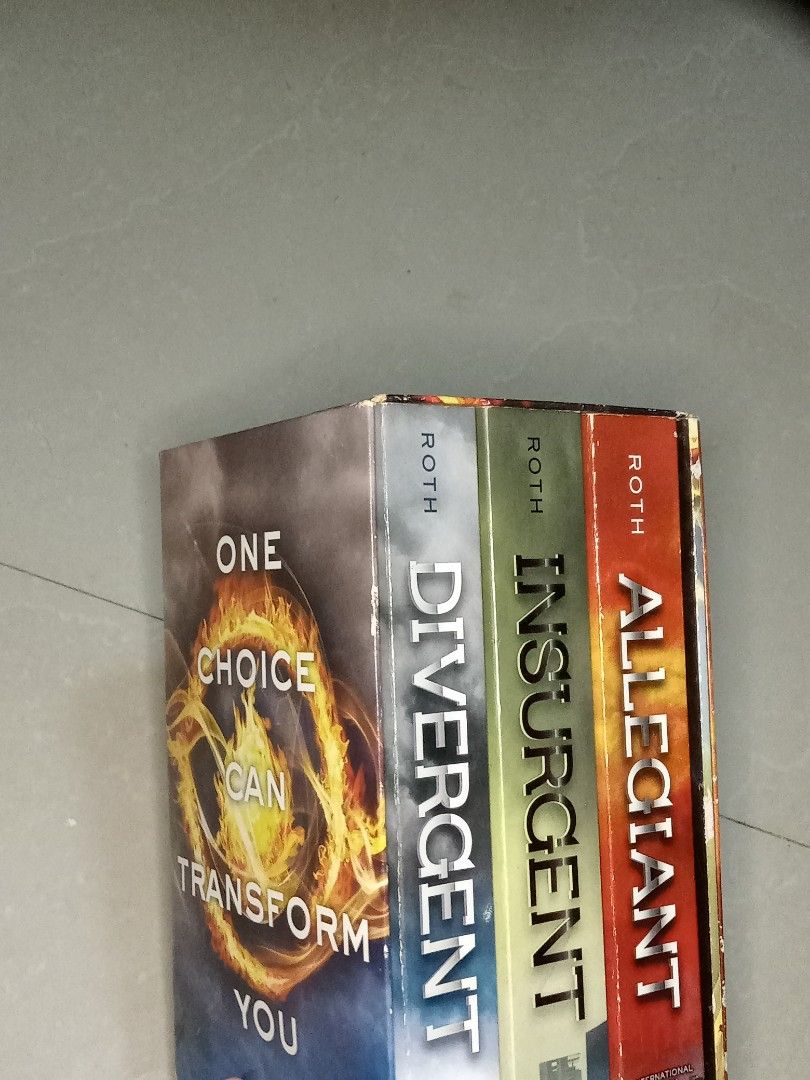 Divergent Trilogy Box Set on Carousell