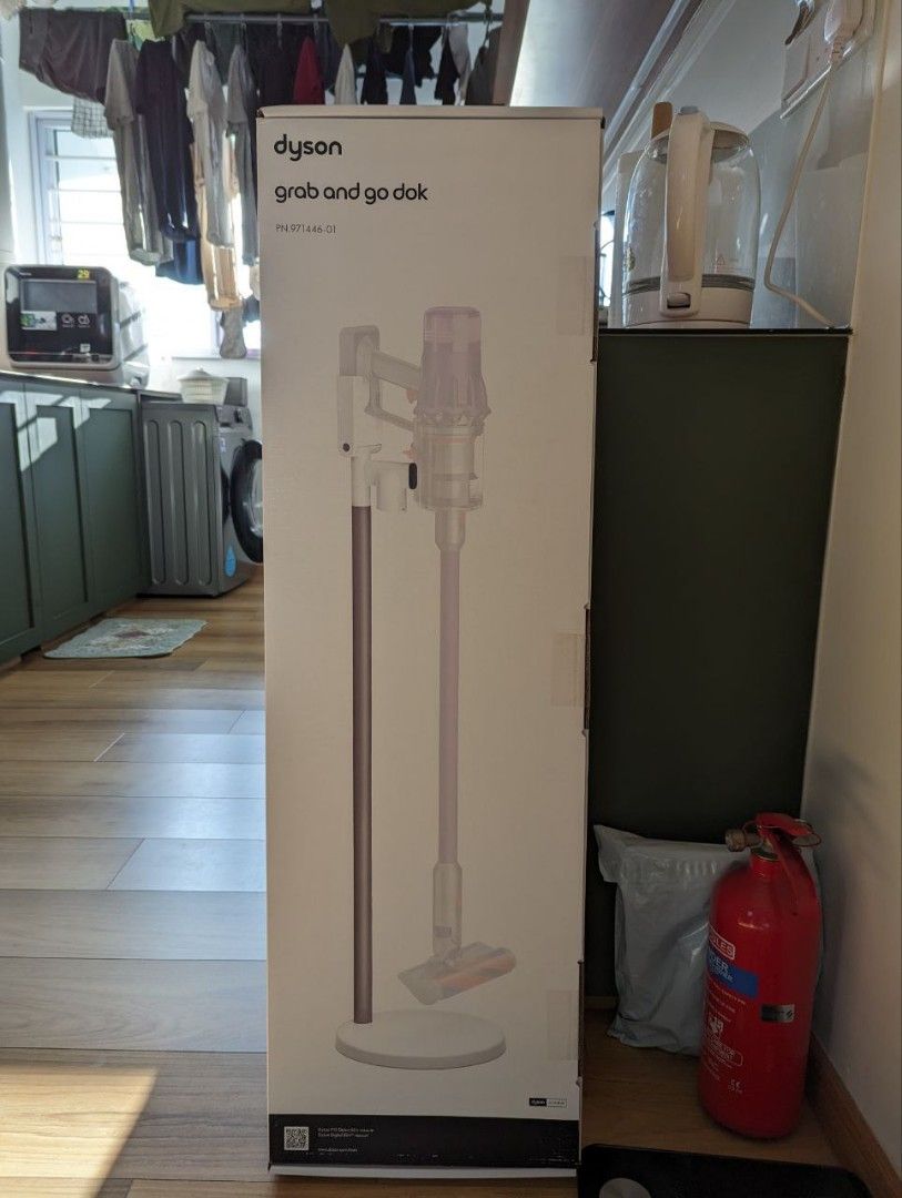 Dyson v12 grab and go dok, TV & Home Appliances, Vacuum Cleaner ...