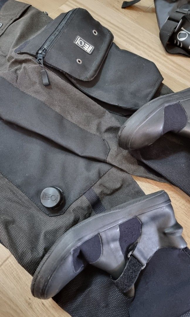 Fourth Element Drysuit (Male), Sports Equipment, Other Sports Equipment ...