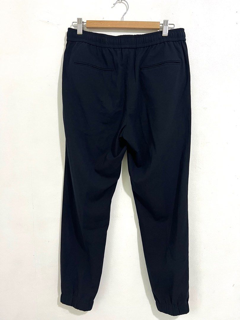 GU by UNIQLO Cotton relax jogger pants on Carousell GU by UNIQLO Cotton relax jogger pants on Carousell