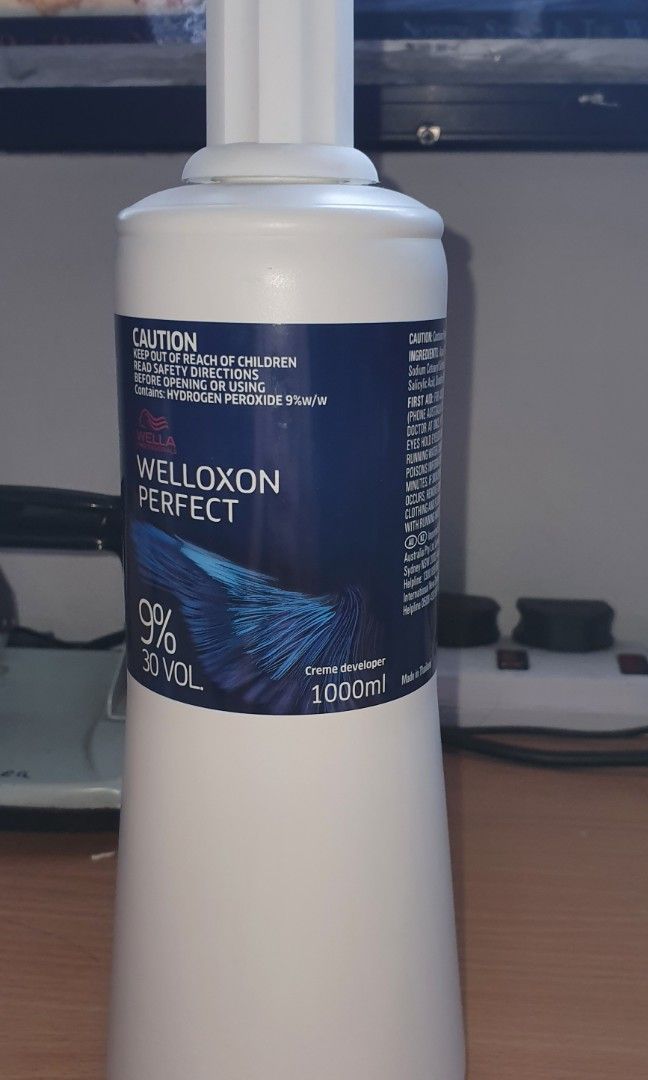 Hydrogen peroxide 800ml, Beauty & Personal Care, Hair on Carousell