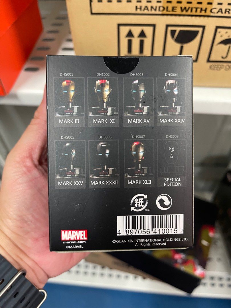 King Arts - Ironman 1/5th scale bust + display cases MISB, Hobbies ...