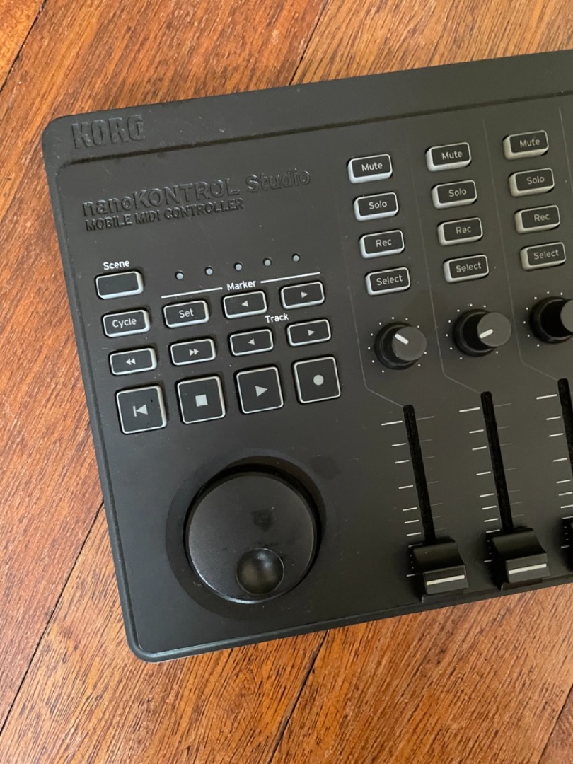 Korg nanoKONTROL Studio Bluetooth Midi Controller (NANOKONST), Hobbies ...