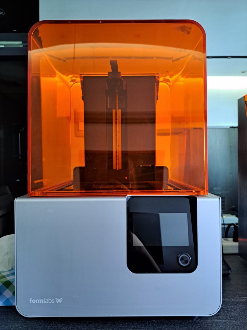 Lightly used Formlabs Form 2 3D Printer on Carousell