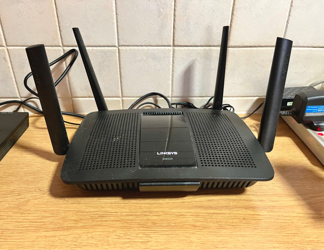Linksys EA 8100 dual band wireless router, Computers & Tech, Parts ...