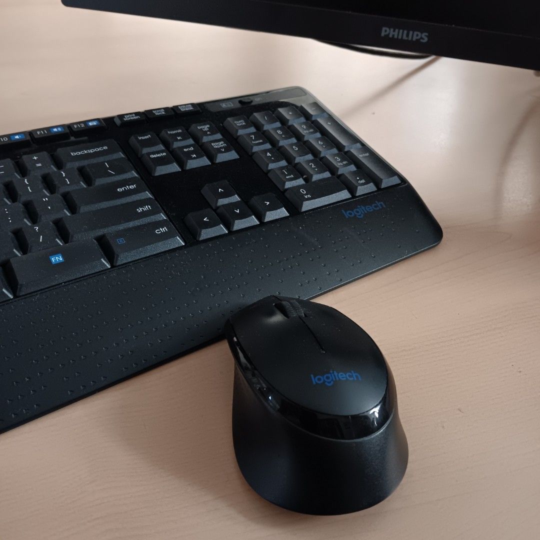Logitech Mk345 Wireless Combo Mouse Keyboard Elektronik Bagian Komputer And Aksesoris Di Carousell