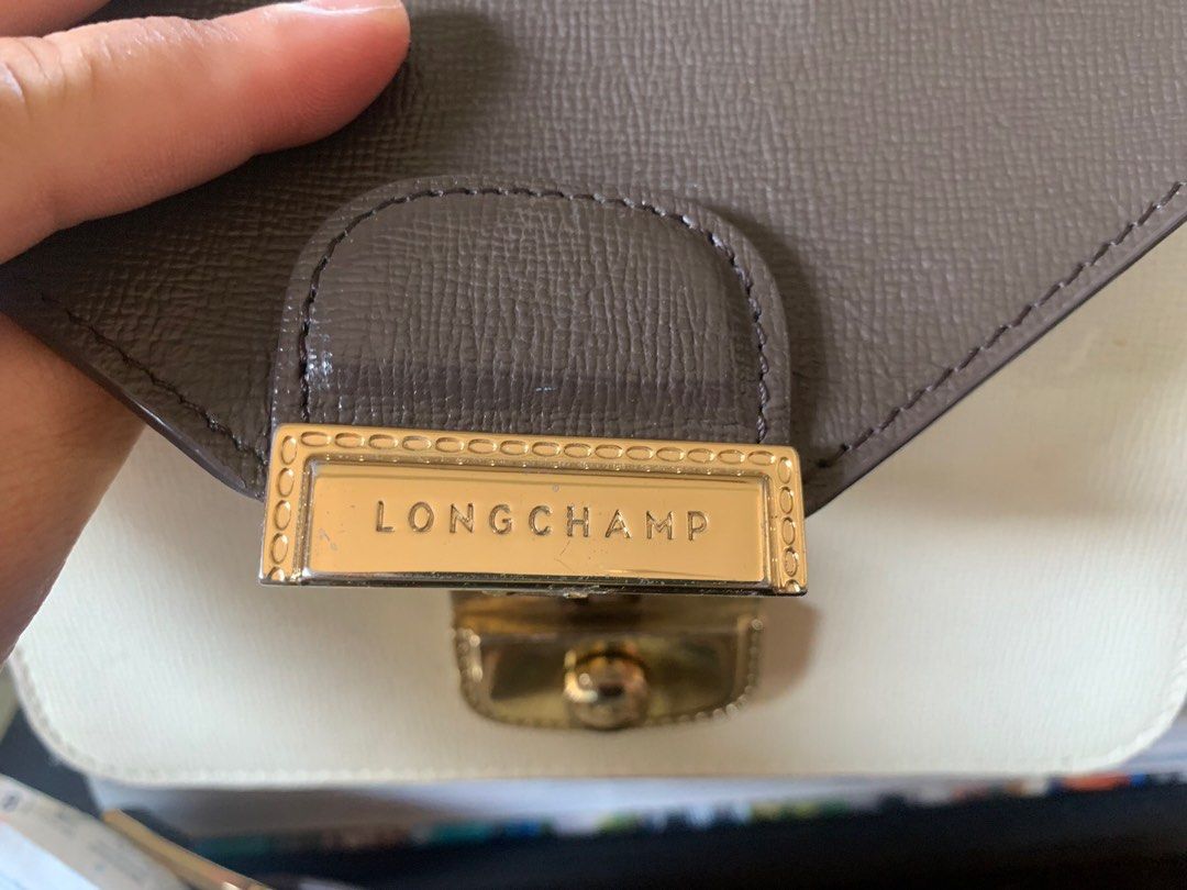 Longchamp box trot body bag original, Luxury, Bags & Wallets on Carousell