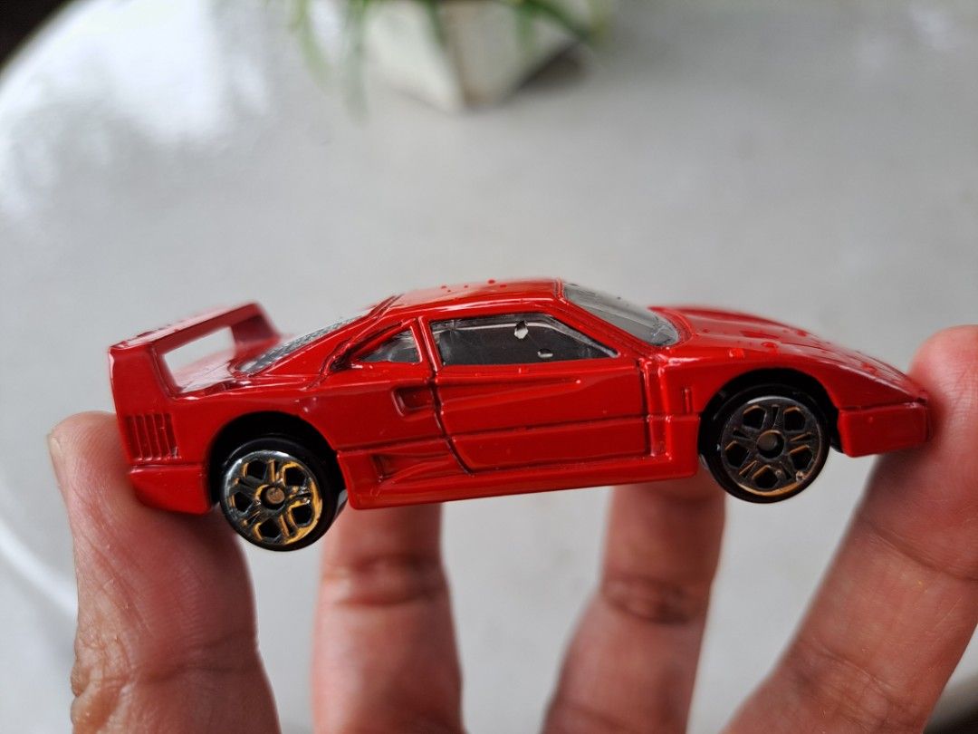 Maisto Ferrari F40 1:64 scale, metal diecast car toy on Carousell