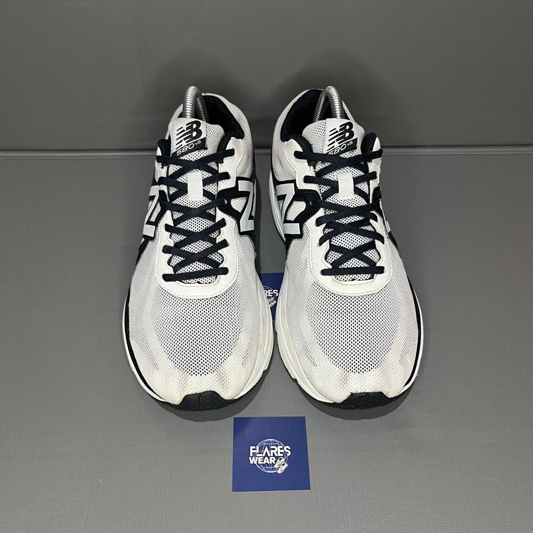 NEW BALANCE 580 v5, Fesyen Pria, Sepatu , Sneakers di Carousell