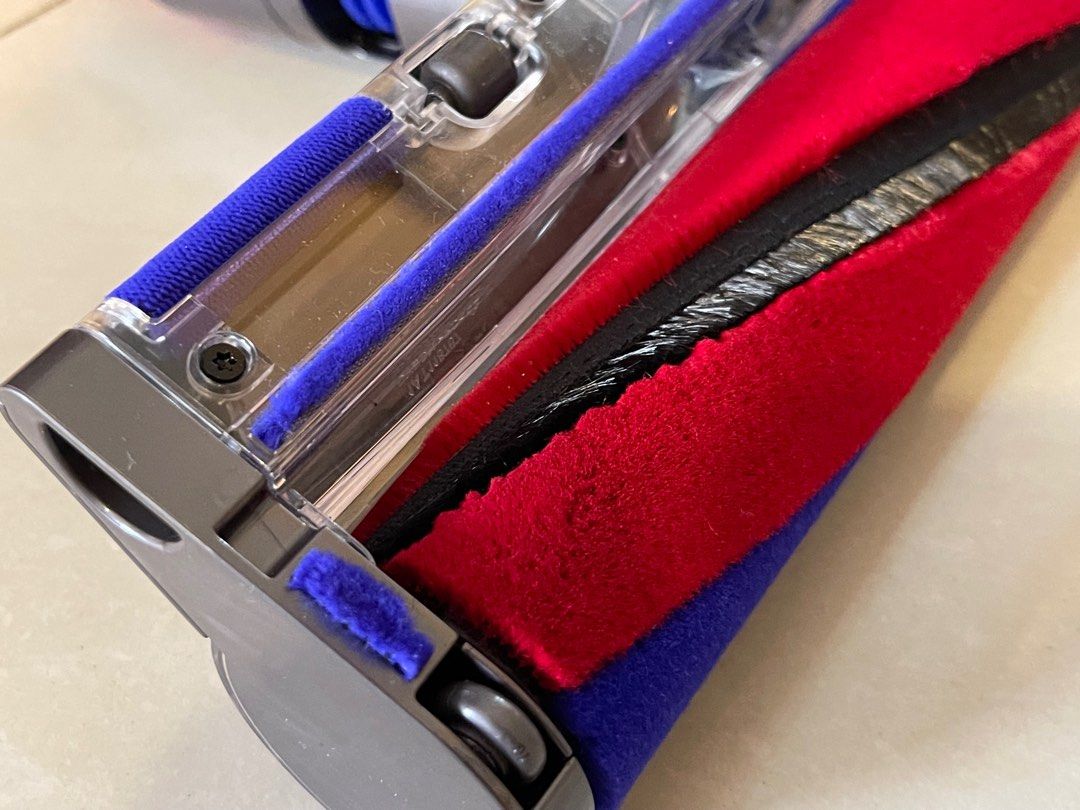 New Fluffy Roller Dyson V12 Digital Slim, TV & Home Appliances, Vacuum ...