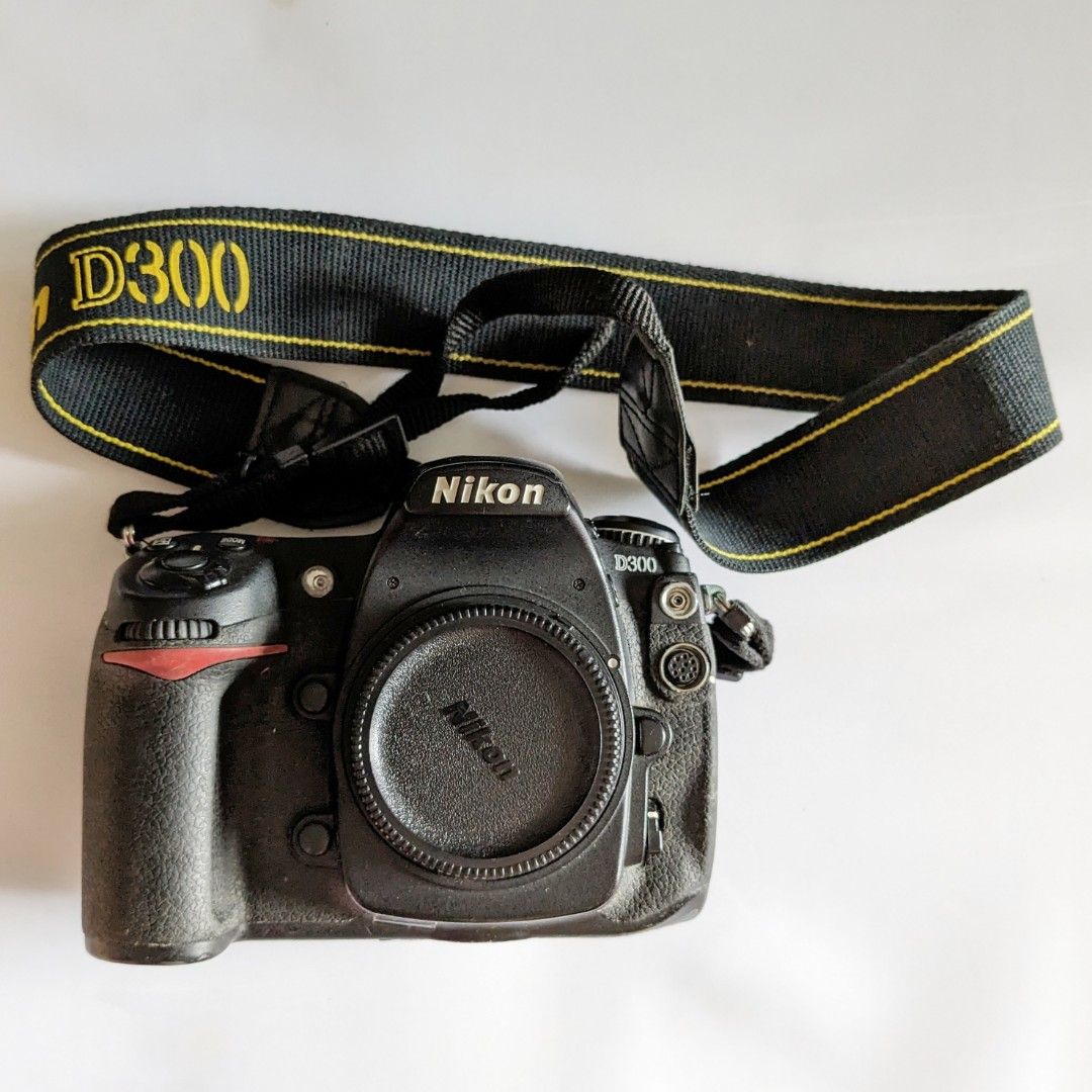Nikon d300 dslr spoilt with stuck cf card, Photography, Cameras on Carousell