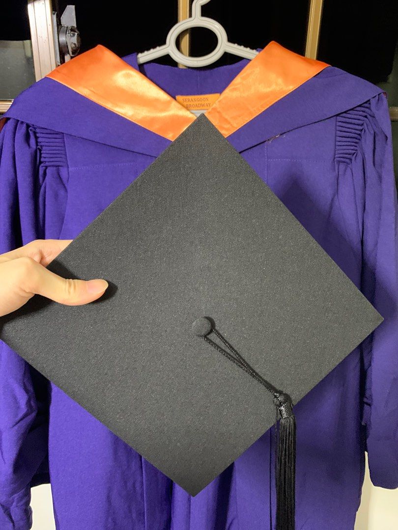 NUS Computing Graduation Gown (SoC), Men's Fashion, Coats, Jackets and ...