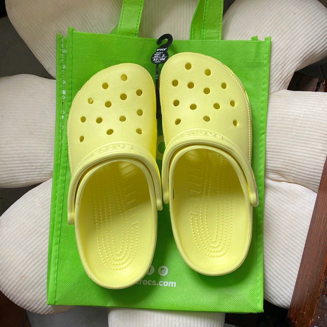 Original Crocs Classic Clog Citrus, Women's Fashion, Footwear, Slippers ...