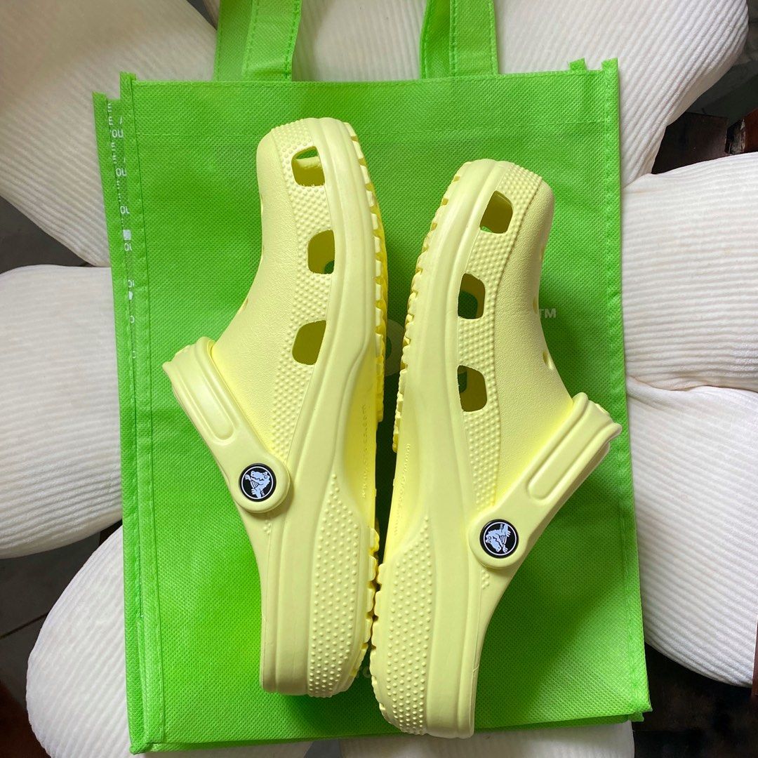 Original Crocs Classic Clog Citrus, Women's Fashion, Footwear, Slippers ...