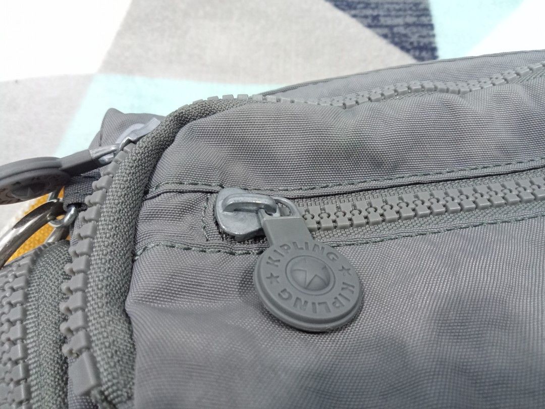 Original Kipling Sling Bag, Men's Fashion, Bags, Sling Bags on Carousell