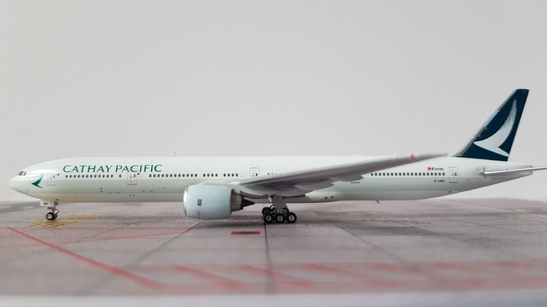 Phoenix Models Cathay Pacific Boeing 777-300 B-HNO "Cathay Paciic ...