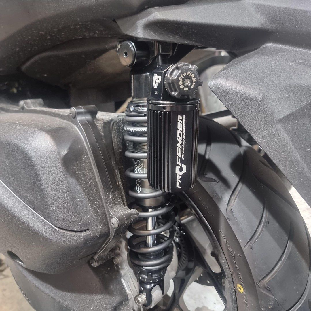 Profender x series 330mm lowered black Yamaha xmax, Motorcycles ...