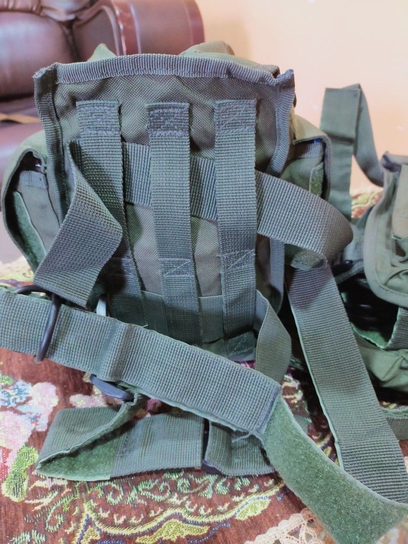 SAF Singapore army gas mask pouch, Men's Fashion, Bags, Belt bags ...