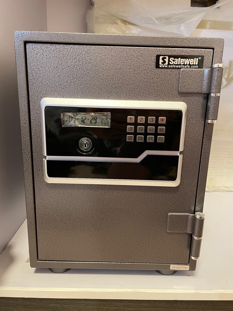 Safewell 夾萬 （極新）荃灣自備大隻佬, 傢俬＆家居, 保安及門鎖 , 夾萬 - Carousell