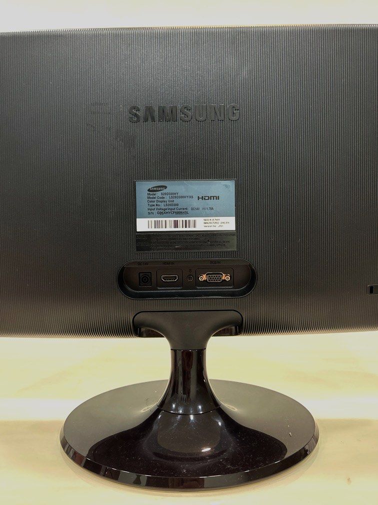 Samsung 20-inch Desk Monitor, Computers & Tech, Desktops on Carousell