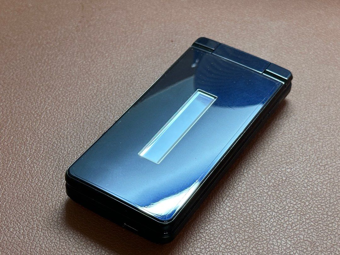 Sharp SH-02L 藍黑色 日系摺機 收藏用 全新成色 Android 8.1 中文輸入法, 手提電話, 手機, 其他手機 - Carousell