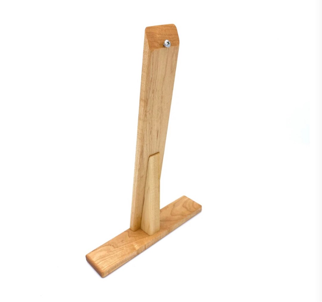 Treasure from Jennifer Table stand, Hobbies & Toys, Toys & Games on ...