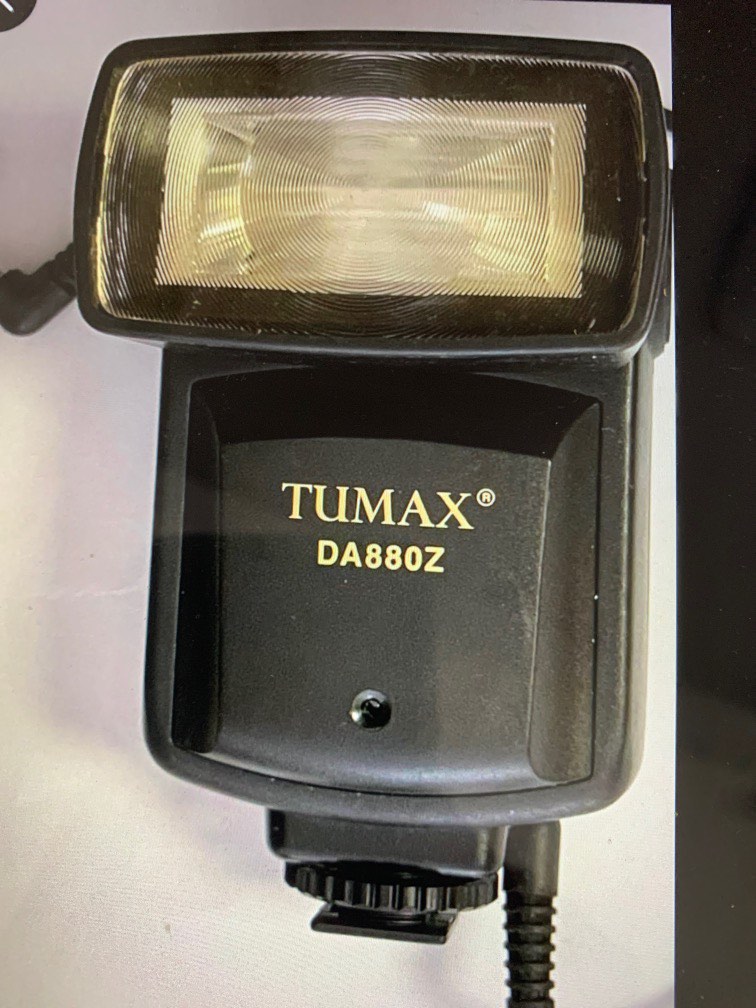 Tumax flash, Photography, Photography Accessories, Flashes on Carousell