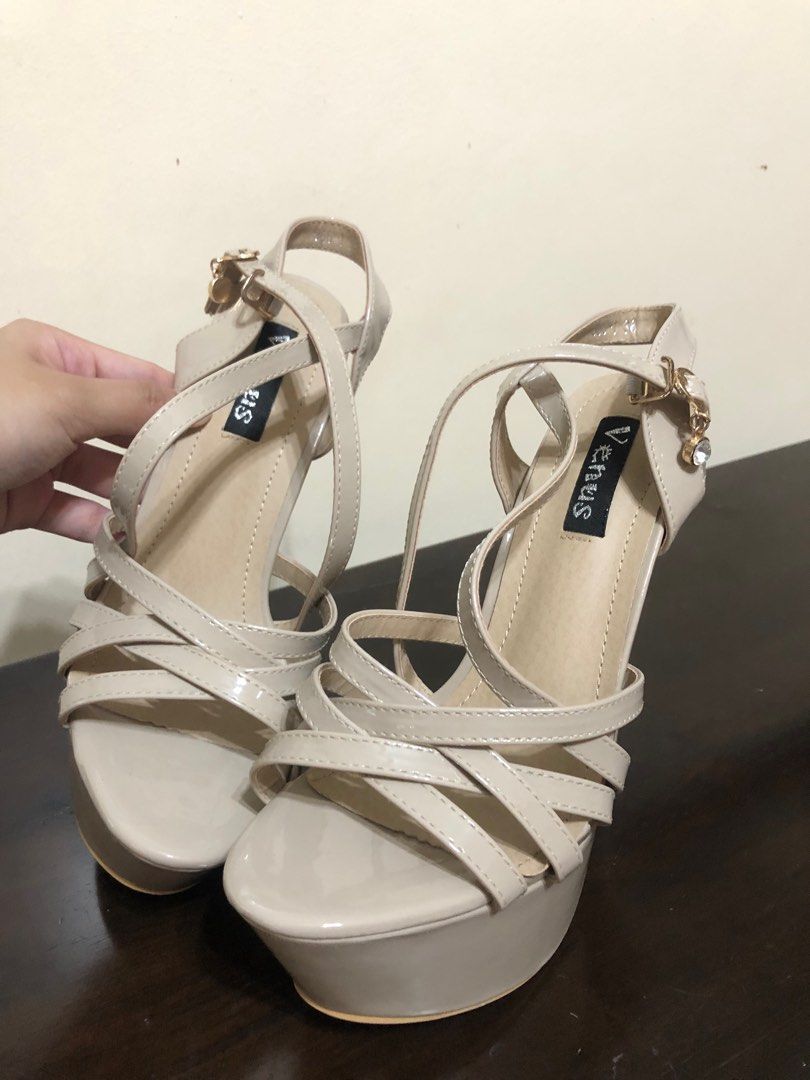 Venus Pageant Heels, Women's Fashion, Footwear, Heels on Carousell