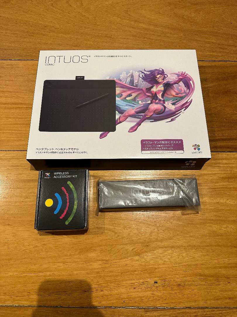 Wacom Intuos Comic Tablet (Medium)(Black) with Wacom Wireless Kit on ...