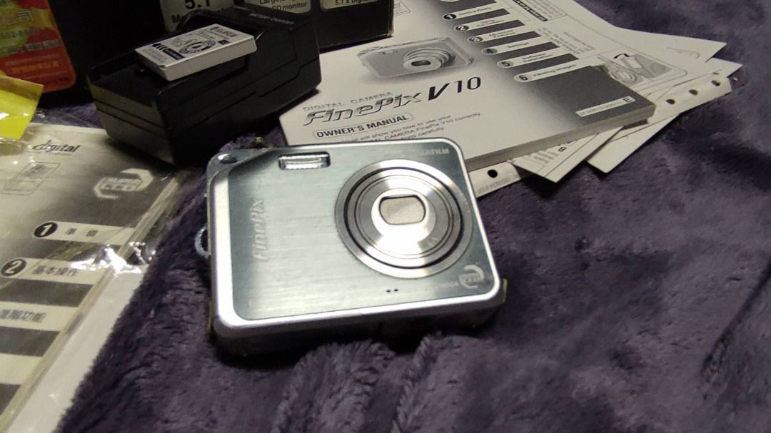 愛寶買賣 富士 V10 相機CCD#ccd #dv #復古dv #老相機 #攝影 #寫真 #人像 #粉白皮 #千禧 #千, 電腦及科技產品, 電腦在旋轉拍賣