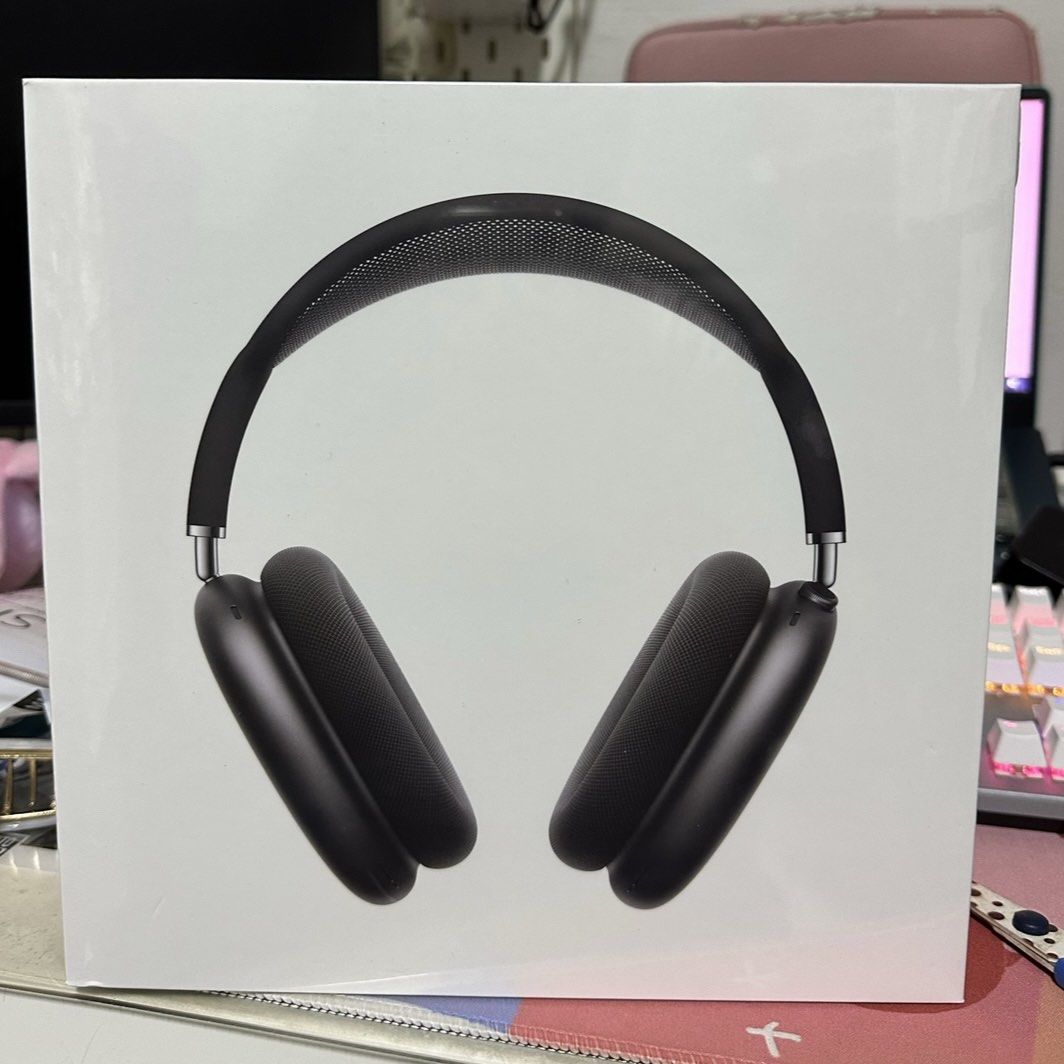 Apple Airpods Max space grey, Audio, Headphones & Headsets on Carousell