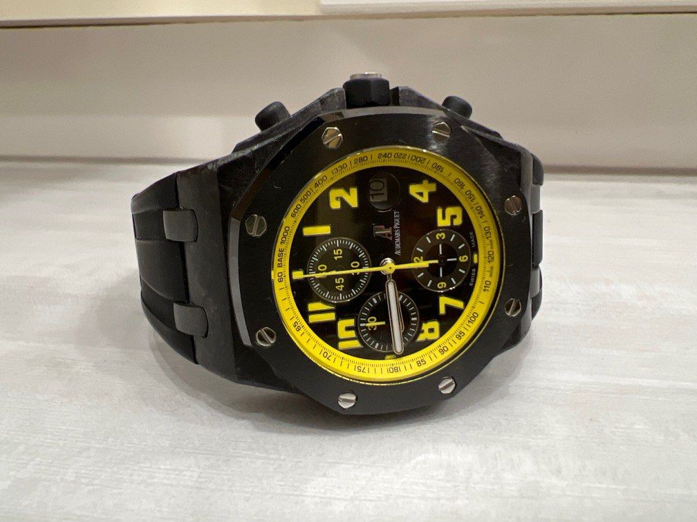 AP Audemars piguet offshore bumble bee, Luxury, Watches on Carousell