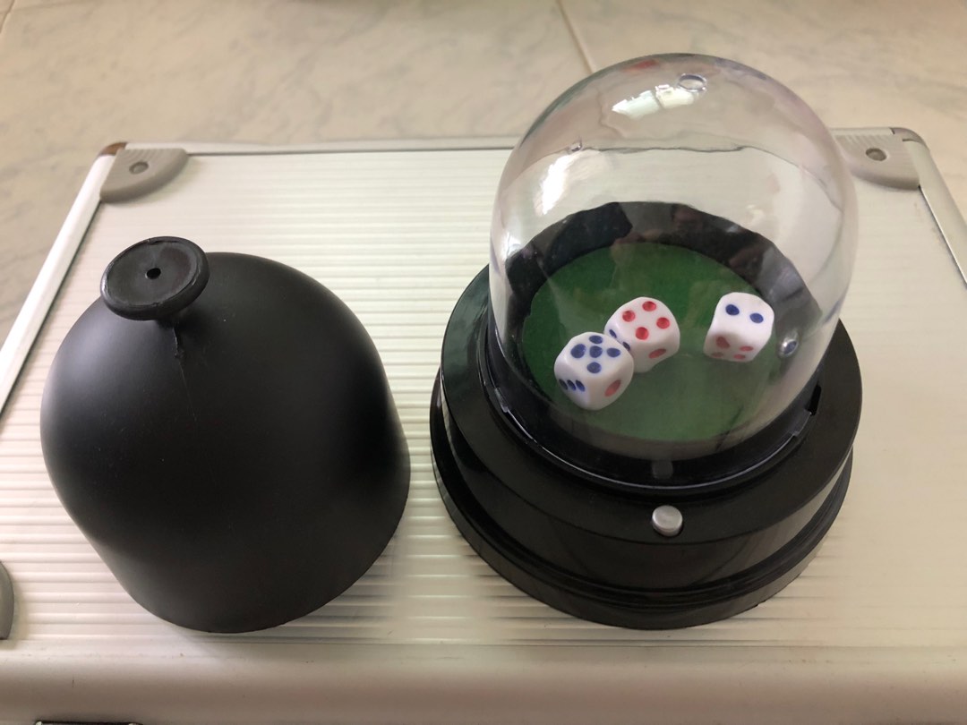 Automatic Dice Roller, Hobbies & Toys, Toys & Games on Carousell