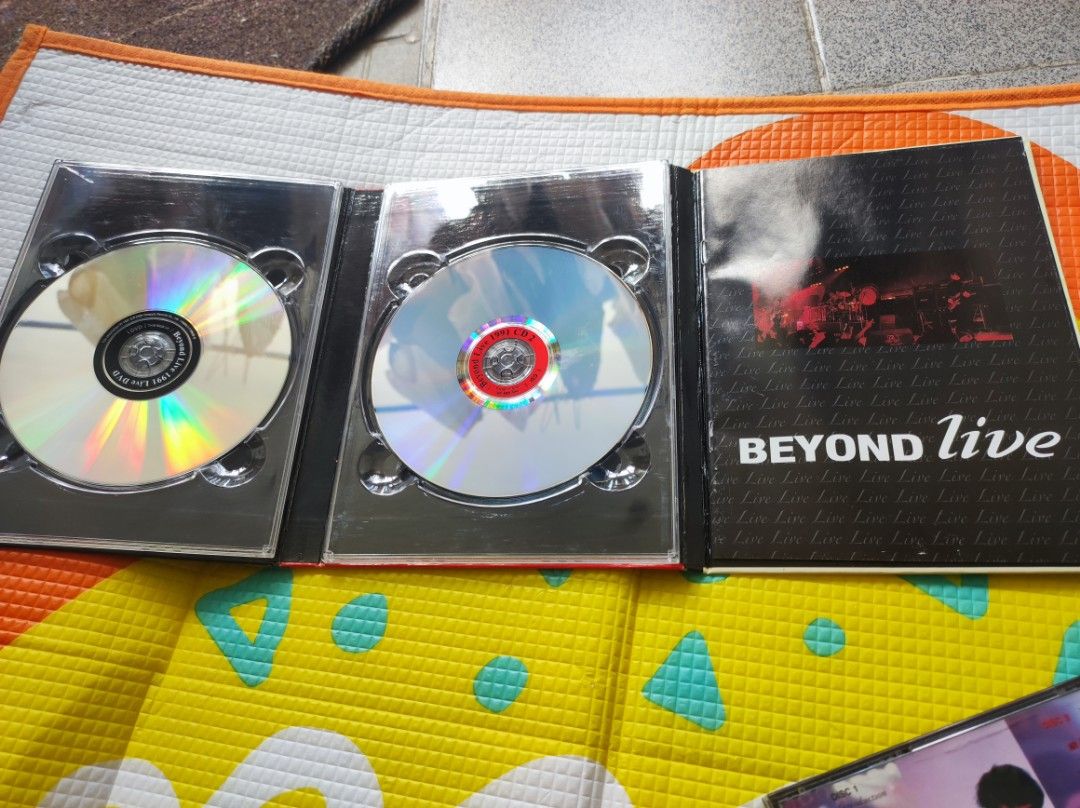 Beyond1991年演唱會兩張cd。 幾乎全身 1200。 Beyond 1991演唱會cd DVD 幾乎全身。 450, 其他, 其他 - Carousell