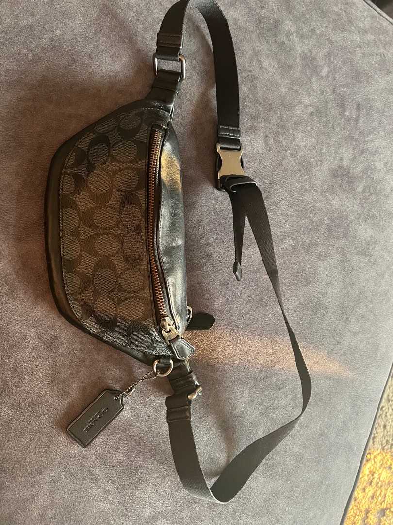 coach pouch bag, Women's Fashion, Bags & Wallets, Purses & Pouches on ...