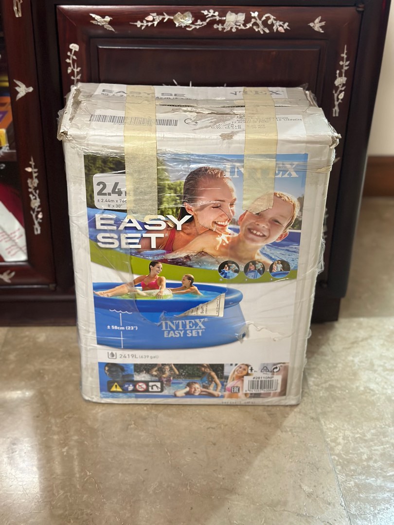 Deflatable Swimming Pool, Hobbies & Toys, Toys & Games on Carousell