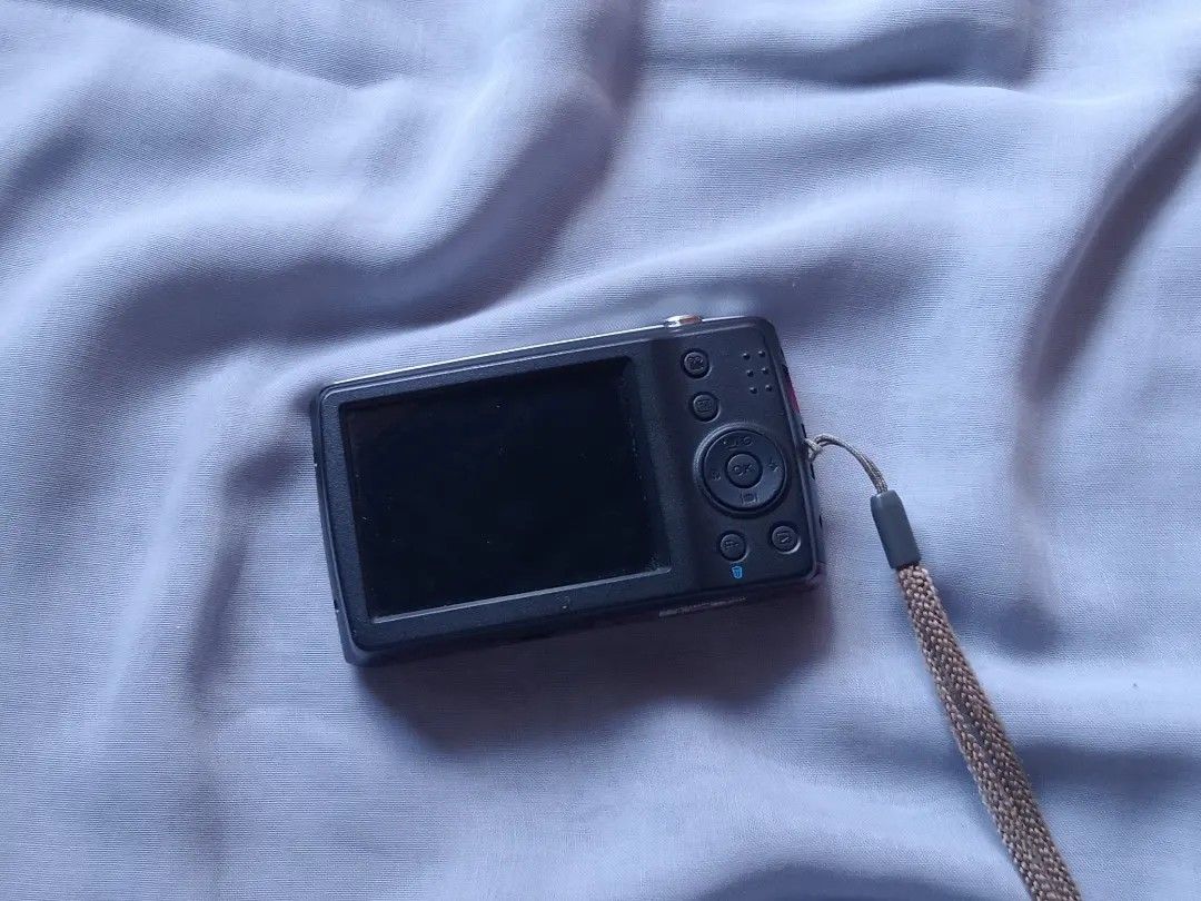 DIGICAM CASIO QV R200, Fotografi di Carousell