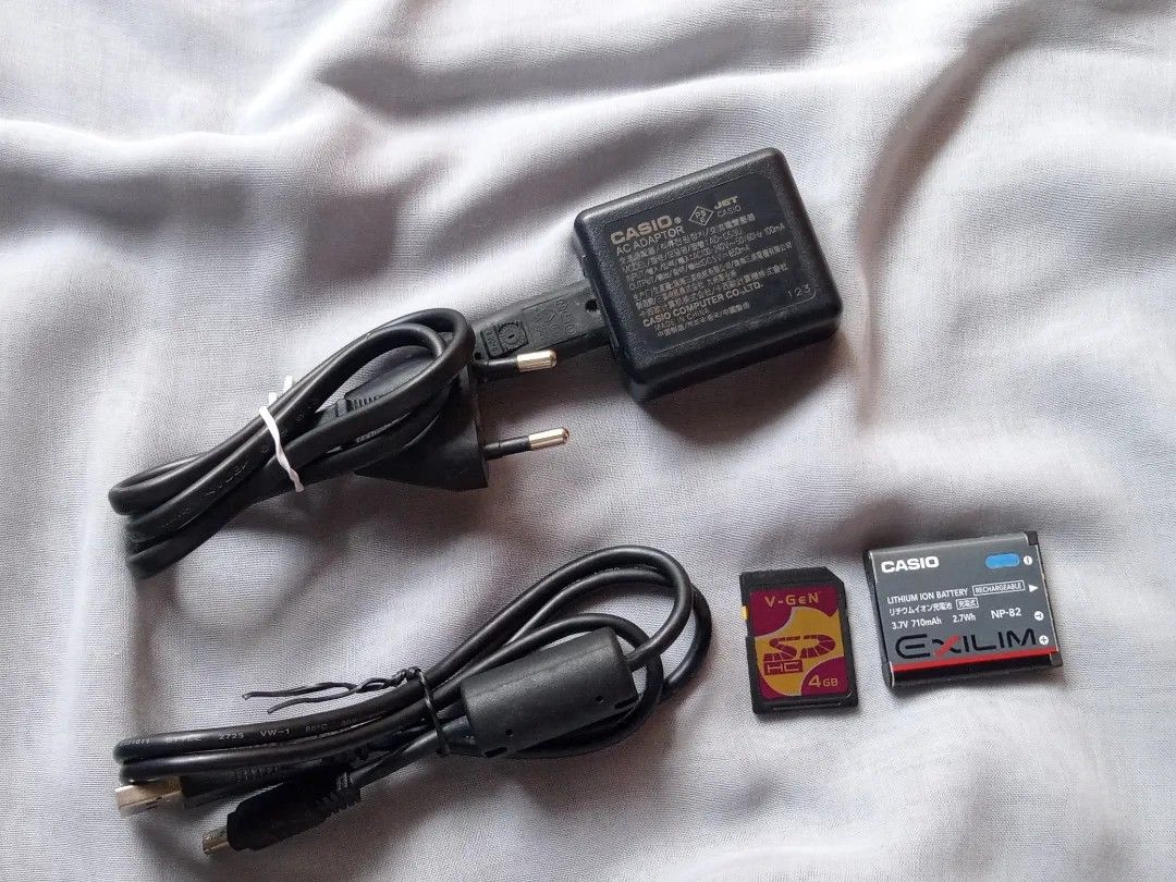 DIGICAM CASIO QV R200 on Carousell