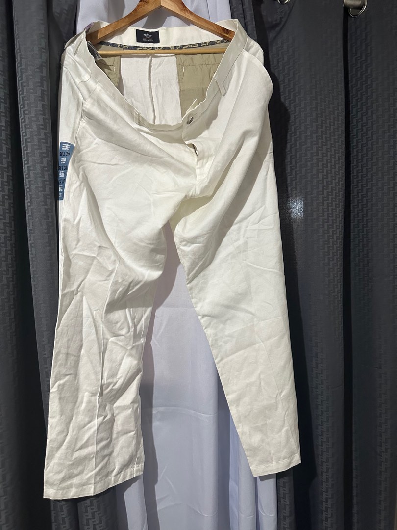 Dockers White Pants, Men's Fashion, Bottoms, Trousers on Carousell