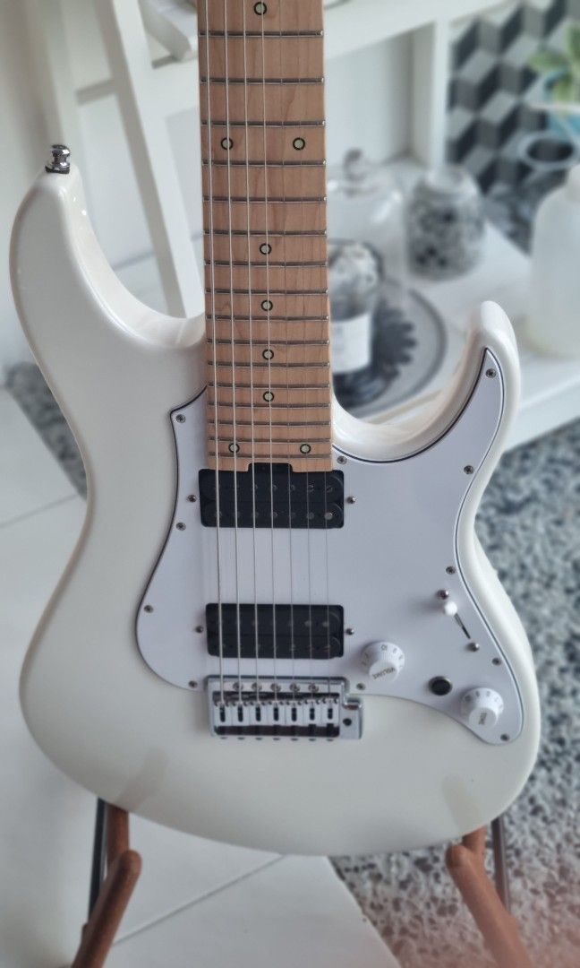 ESP Snapper-7 Custom Pearl White Guitar, Hobbies & Toys, Music & Media ...