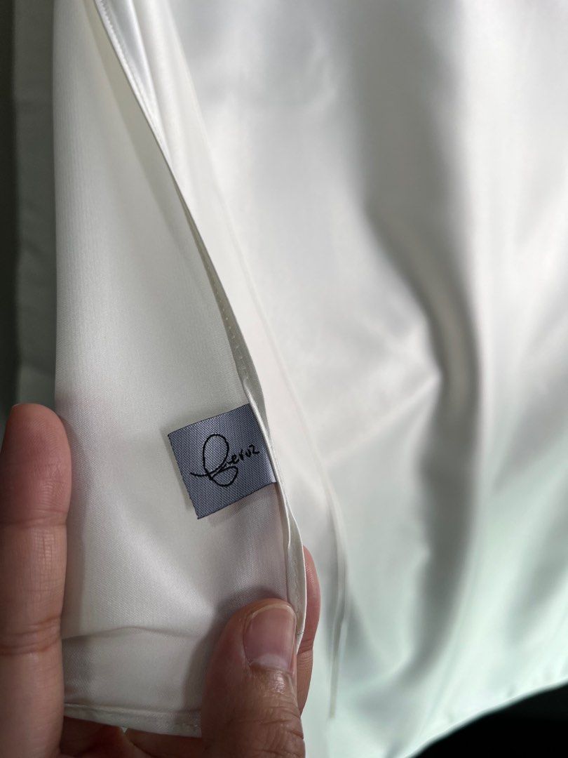 Feruz Matte Satin BAWAL Hijab (Selling as a Pair), Women's Fashion ...