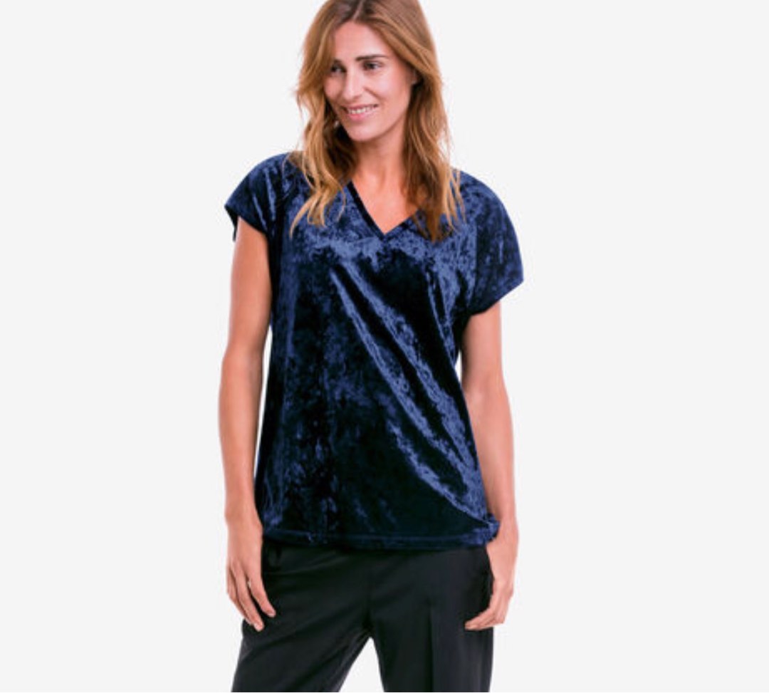 GU Ribbon Tie Back Velvet Top, Women's Fashion, Tops, Blouses on Carousell