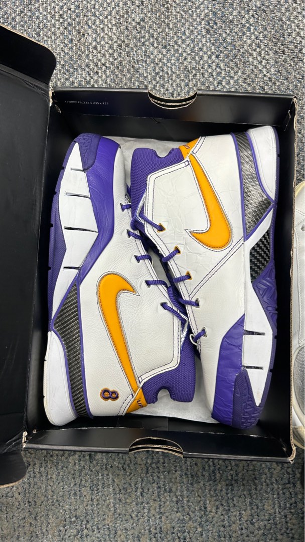 KOBE 1 Proto, 男裝, 鞋, 波鞋 - Carousell